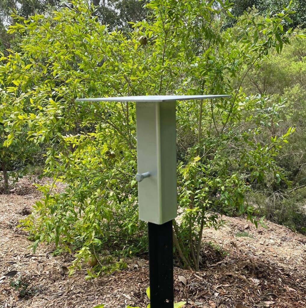 Native Bee Hive Star Picket Stand Galvanized Single Suits OATH